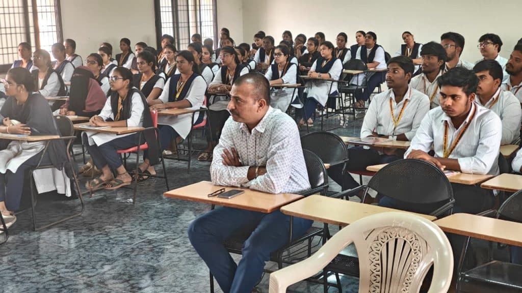 Guest Lecture on “Software Engineering Beyond the Classroom” – SACET